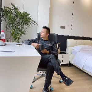 张家界探长老龚 