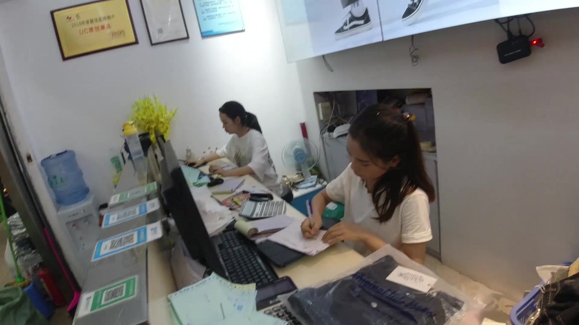 一个人的天猫店,每天最喜欢的就是下午的发货时间,痛并快乐着