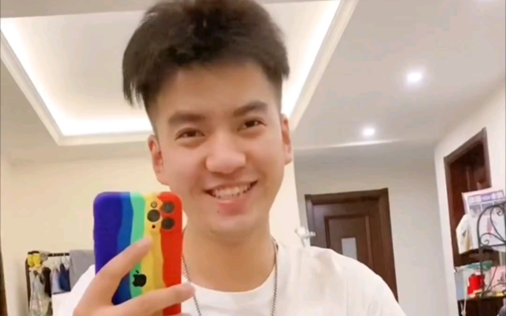 当代“普信男”经典语句:别喜欢我,钢铁直男,勿扰!