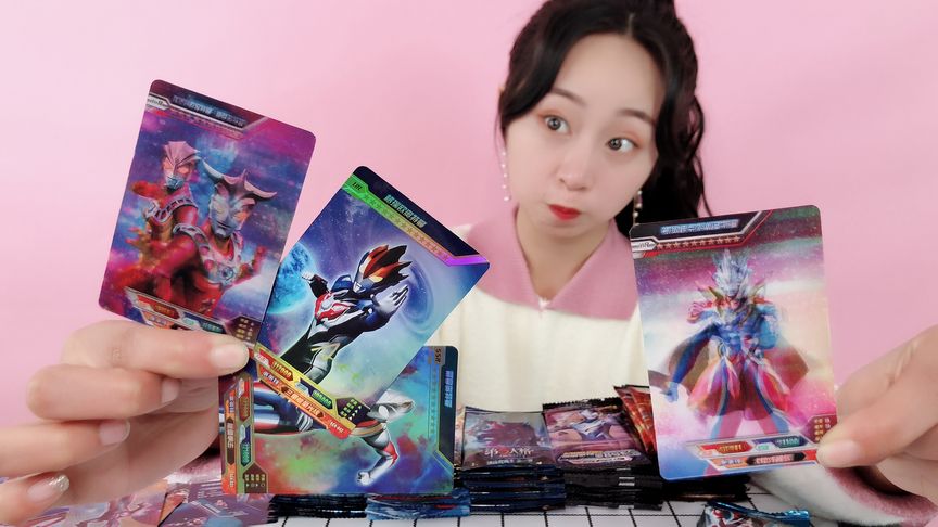 试玩“奥特曼SSR全闪卡牌”,教你一招,如何鉴别假卡!