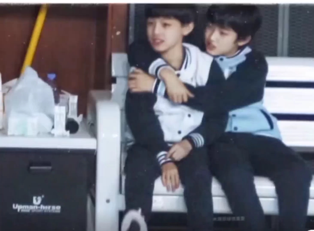 【TF家族极禹cp】张极✘张泽禹两个小朋友从小就黏糊啊,豆几你也太...