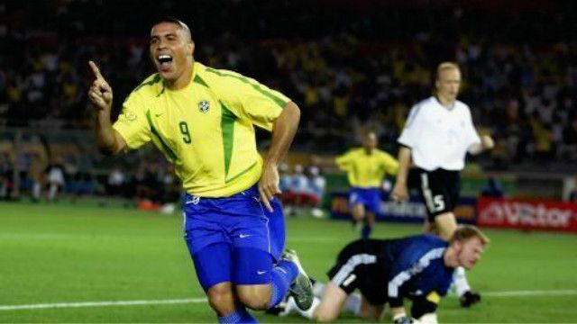 2002年世界杯决赛 巴西VS德国,罗纳尔多双响,卡恩无奈!