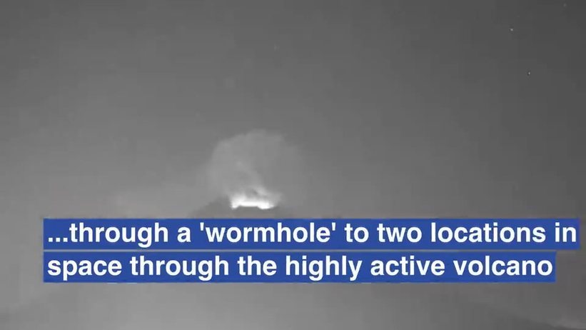墨西哥活火山上空出现UFO舰队?专家称这可能是外星人"虫洞入口"
