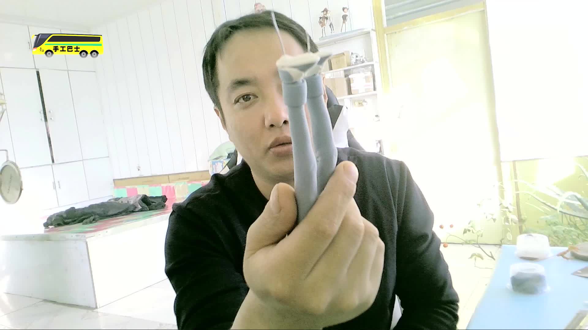 农村小伙教你做手工,怎样做鞋子,终于学会啦