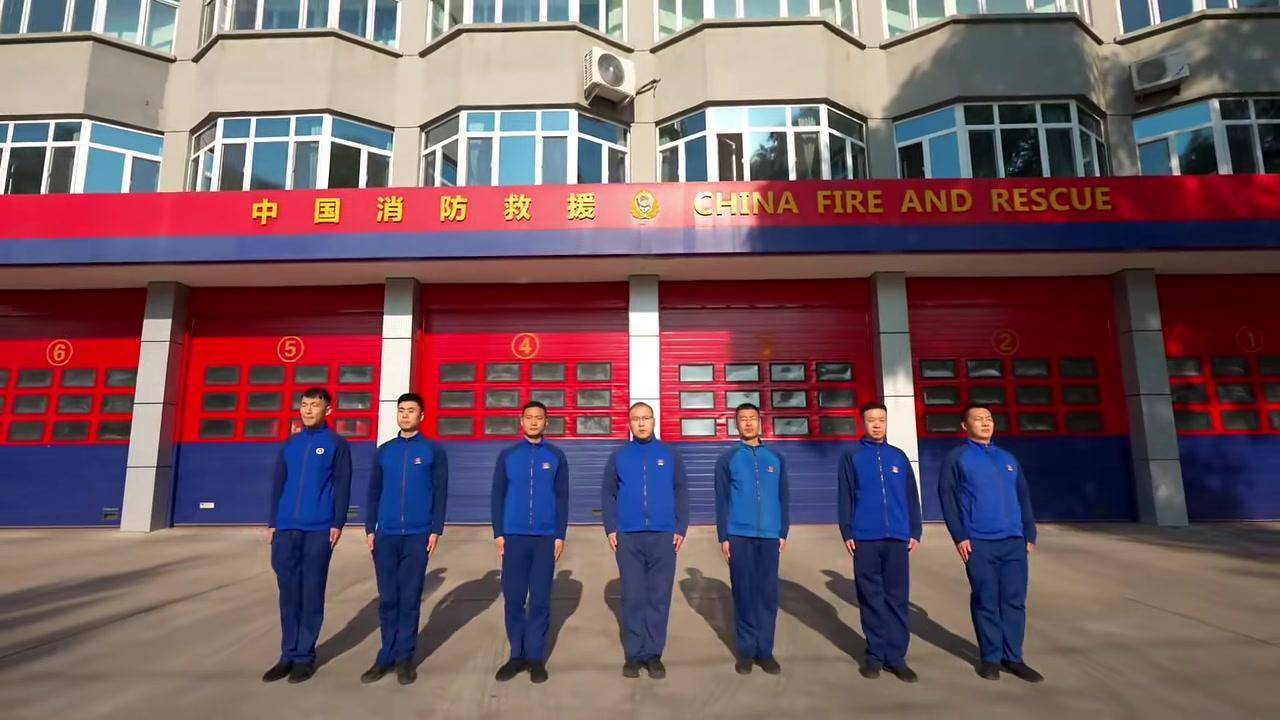 #走进"消防宣传月",揭秘高精尖消防车辆装备#抗洪抢险救援器材车#...