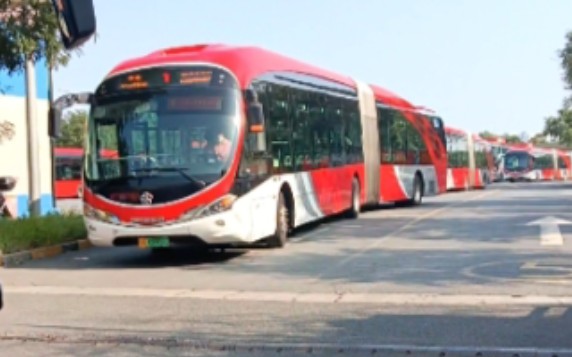 〔北京唯一一条24小时运营公交〕一路 老山公交场站-四惠枢纽站8...