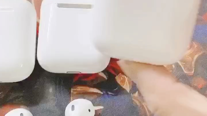 苹果蓝牙耳AirPods.一比一精仿的,跟原装的有什么区别,测试两款刷了...