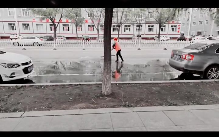 去工作的路上拍的,主要是顺便,生活中的小插曲其实也不错。