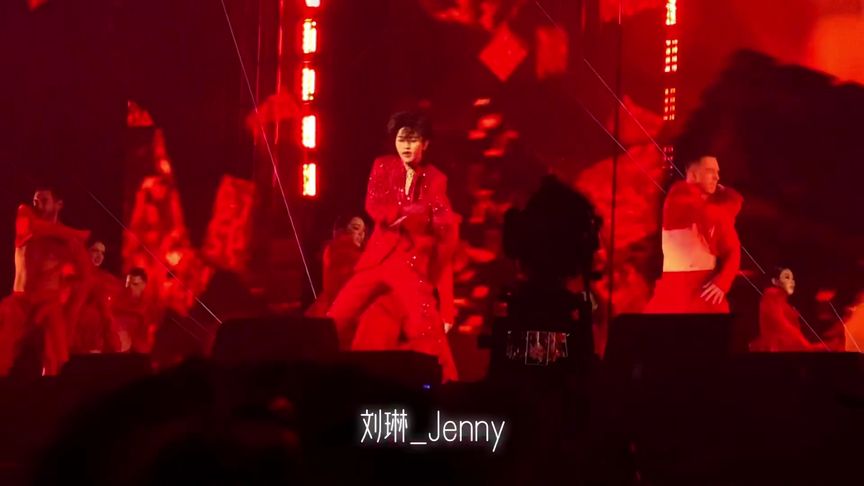 #蔡徐坤2021个人巡回演唱会 开场绝了,这段舞也是炸翻全场,yyds