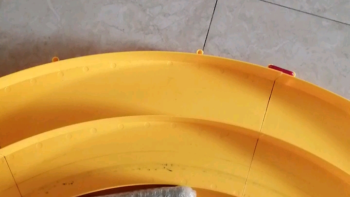 ...好 电刷没磨断 铜头也没有大量磨损 没融漆也没甩锡 但电池干爆了一节