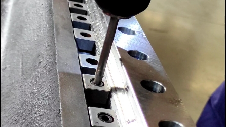 滚珠滚柱你会怎么选?#数控机床#加工中心#机械加工