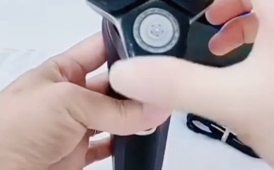 47_PHILIPS_飞利浦蜂巢智能剃须刀家用防水充电式电动刮胡子刀...