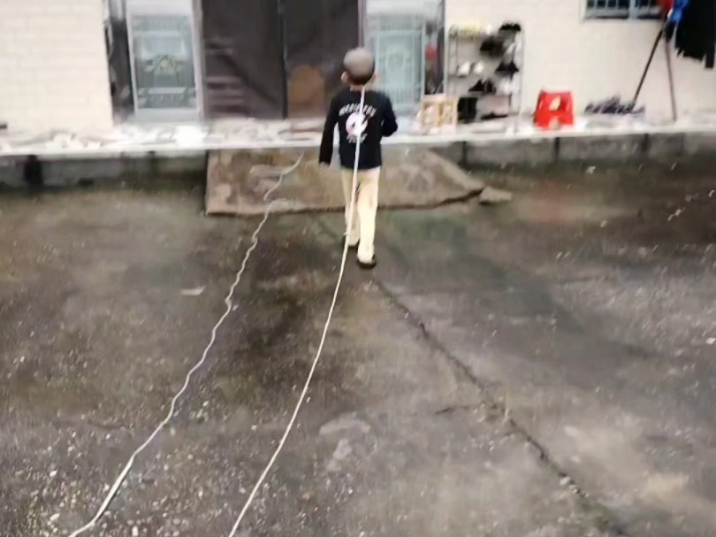 因为一次腺病毒7型感染,他的一生就被这根氧气管栓住了。