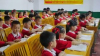 部编版一年级语文上册《10_升国旗》【钟老师】【省级】公开课教学...