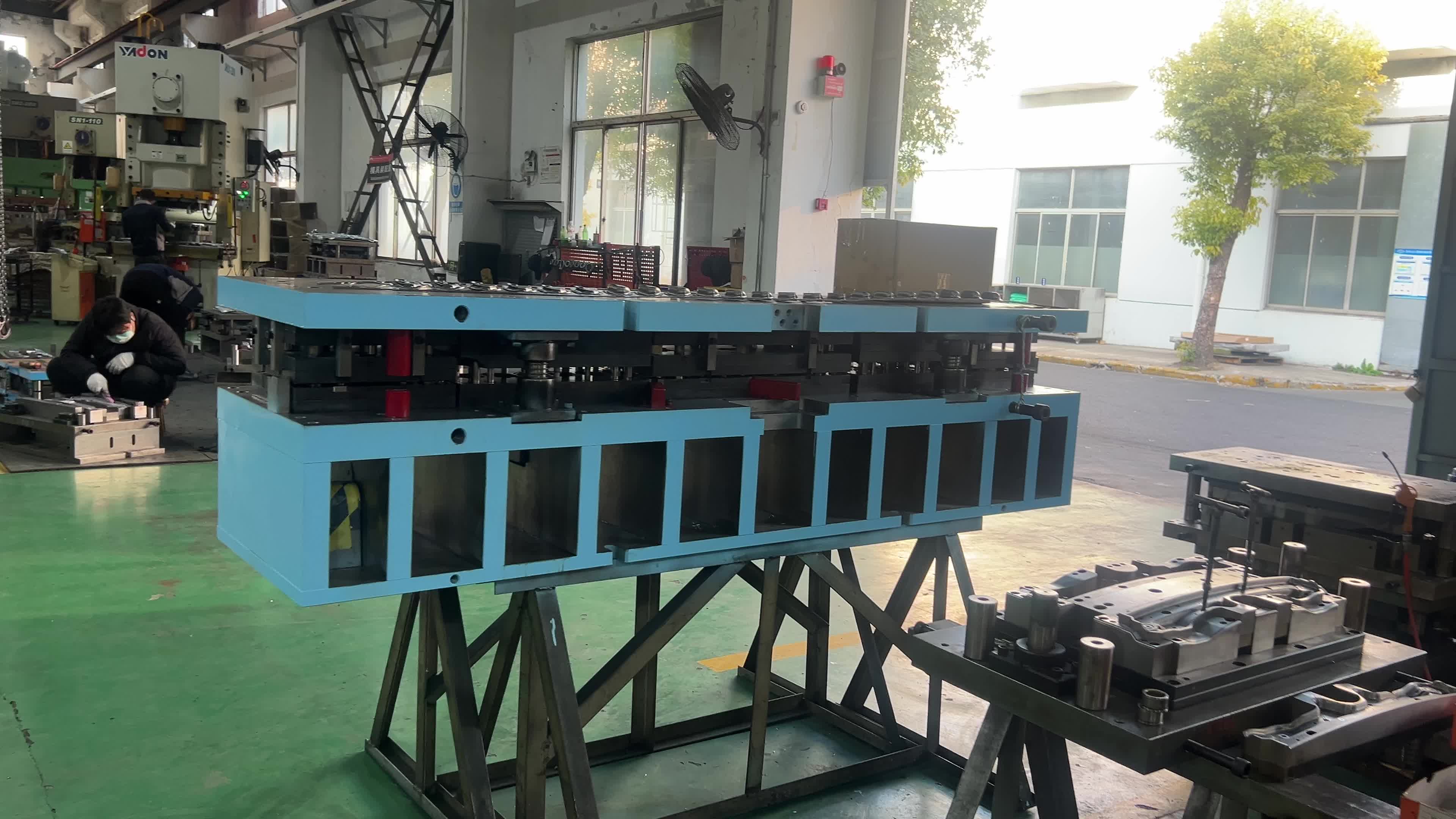 连续冲压模具 #冲压 #冲压模具 #冲压件 #冲压自动化 #冲压连续模