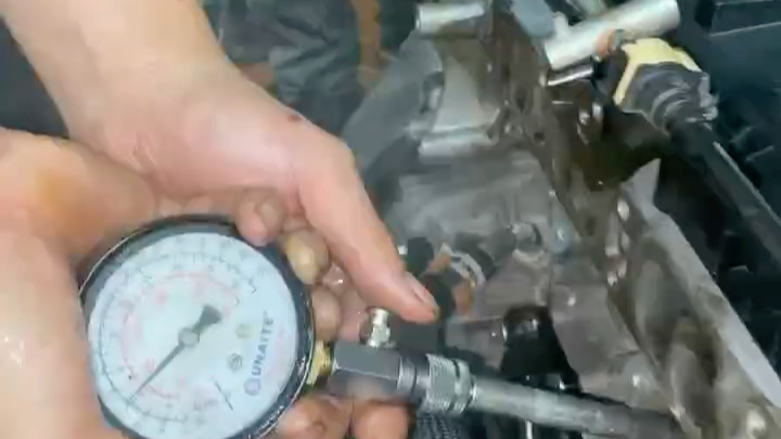 进口路虎揽胜极光 发动机 204PT 汽油2.0T 缸压检测