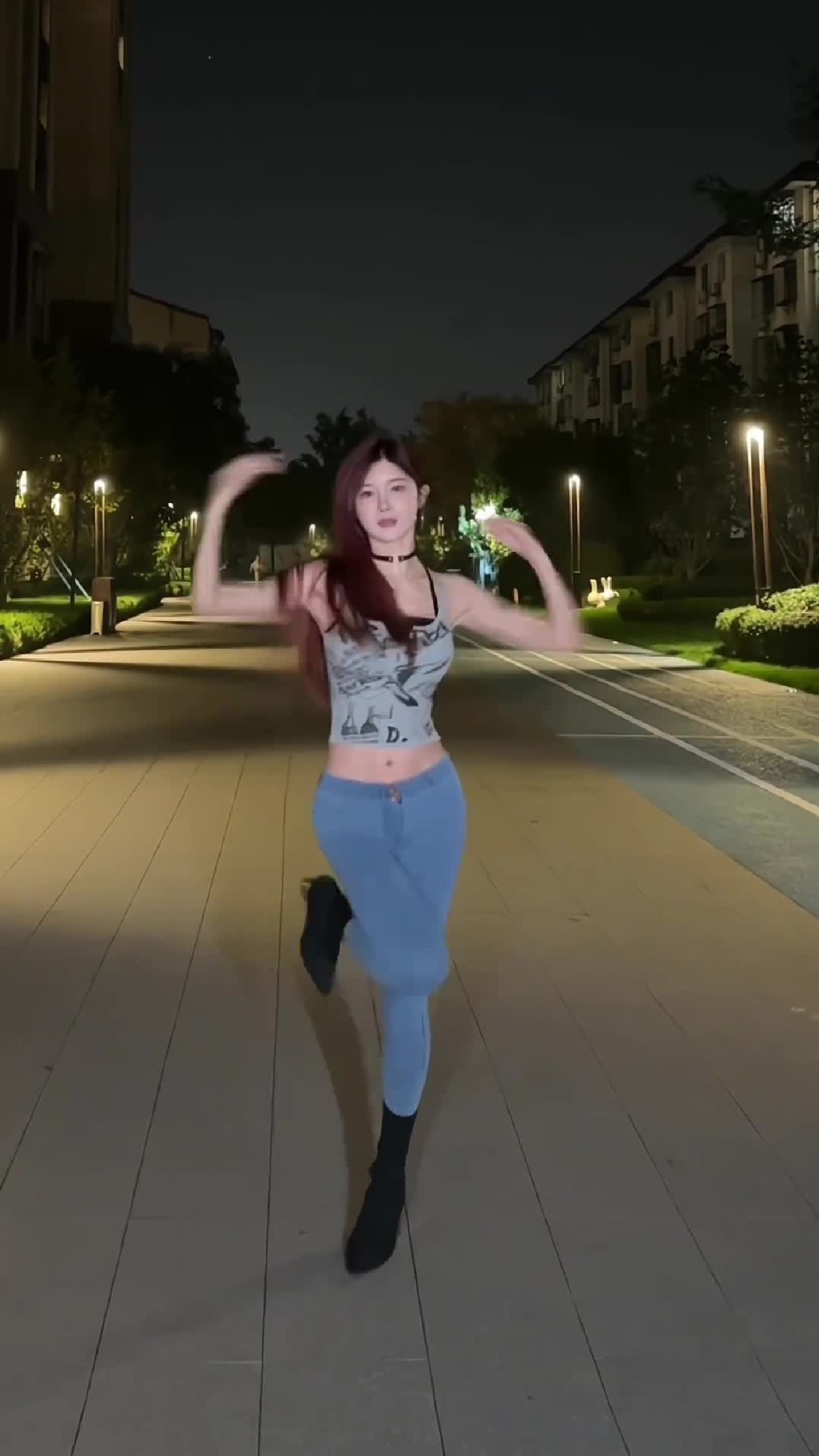 来啦科目三舞蹈教程丝滑魔性甩手舞