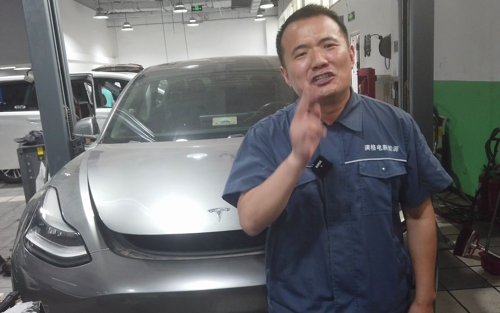 特斯拉Tesla Model3电池包长啥样?拆开瞅一下!—新能源汽车维修