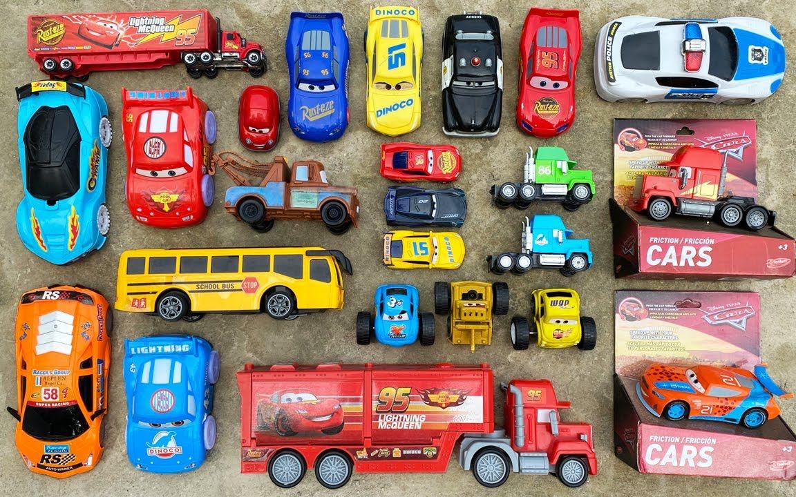 闪电麦昆、越野车和9辆玩具车大集合,突然全部消失,没有挖掘机