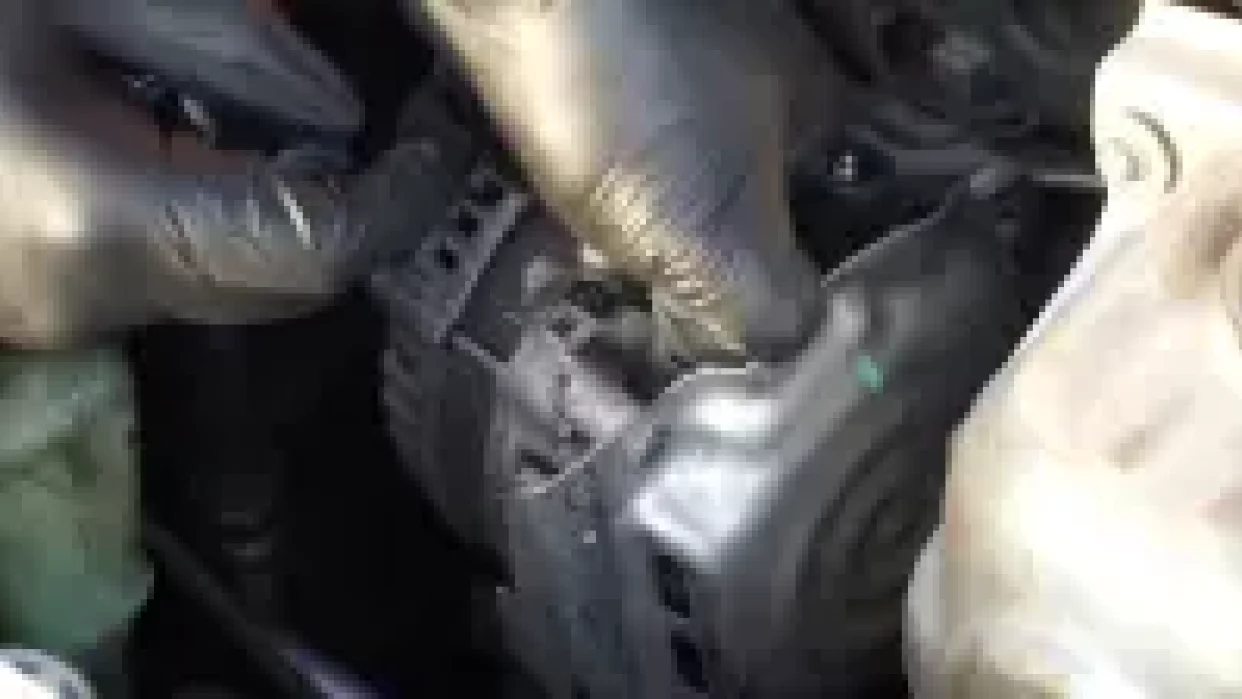 本田雅阁发电机碳刷更换