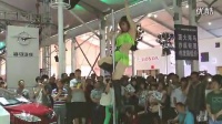 车展上美女的钢管舞