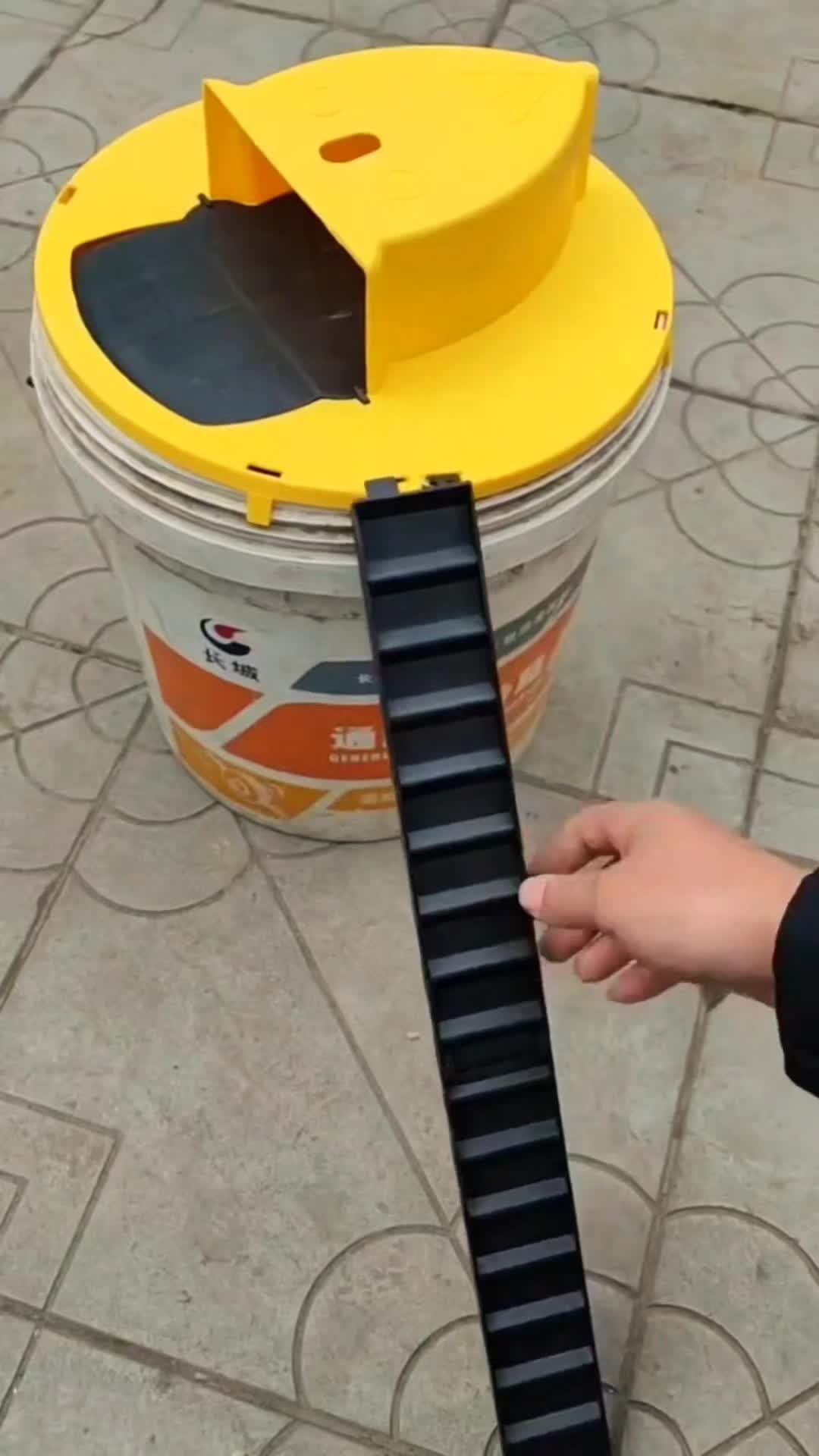 ...捕捉器家用全自动连续翻盖陷阱桶#抓老鼠神器 #捕鼠器 #自动捕鼠器 ...