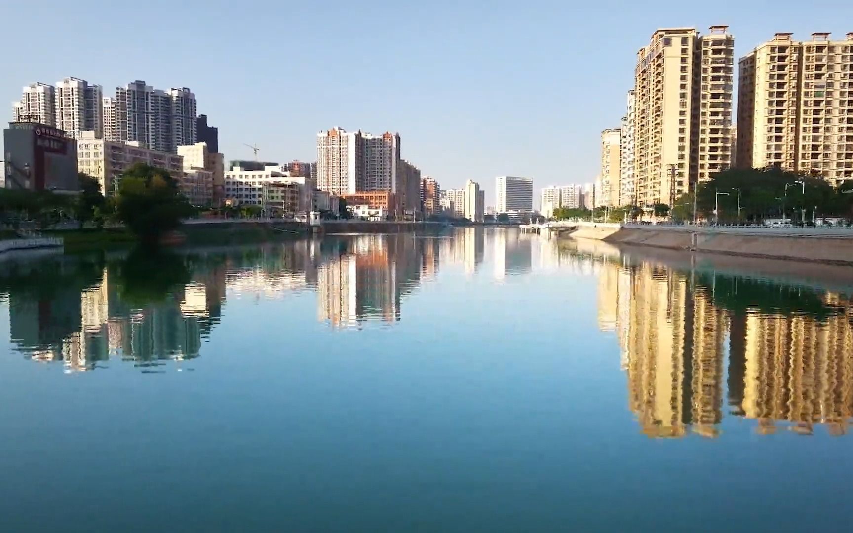信宜市城区东江河水生态治理项目视频