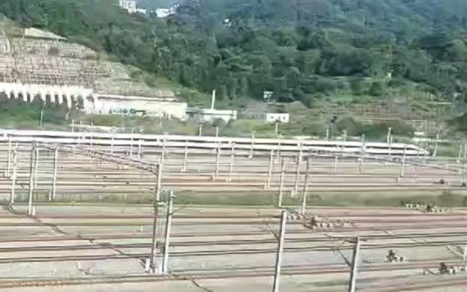 G388次列车重庆西站驶出