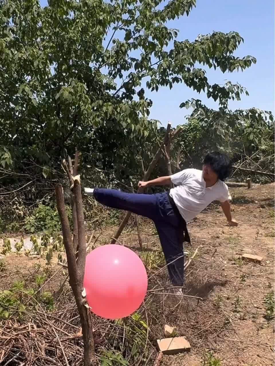 模仿成龙大哥自学武术#武术 #中华武术博大精深 #武侠梦 #一代人的...