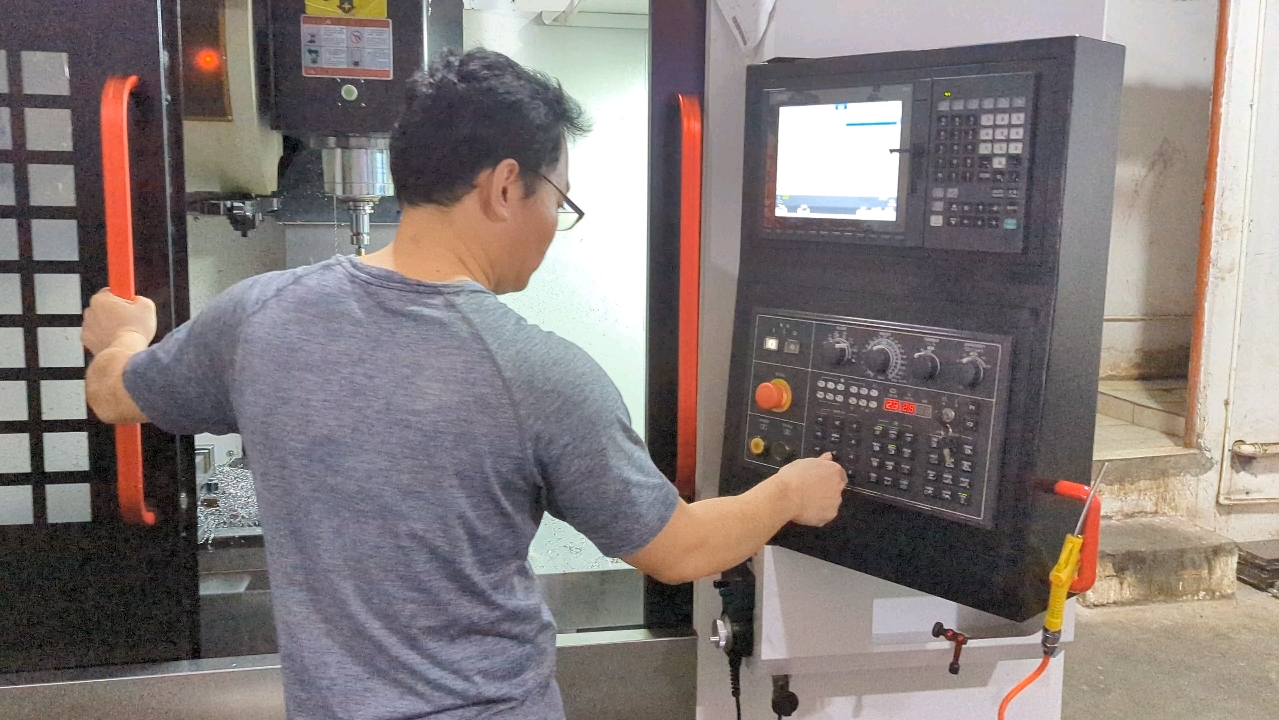 UG编程教学内容:塑胶五金模具,产品自动化机械配件;一对一授课实战...