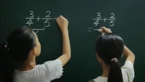 蝴蝶算法巧算分数加法。你们的老师有教吗让学生又学到了一招啊!