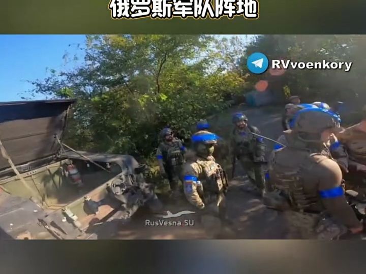 一群讲英语的北约雇佣兵出现在阿瓦迪夫卡附近,准备攻击俄罗斯军队...