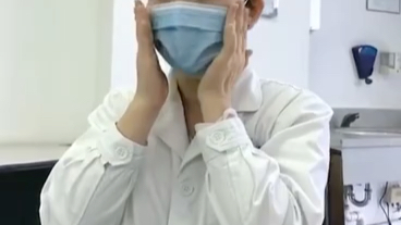 医生教你正确佩戴口罩方法