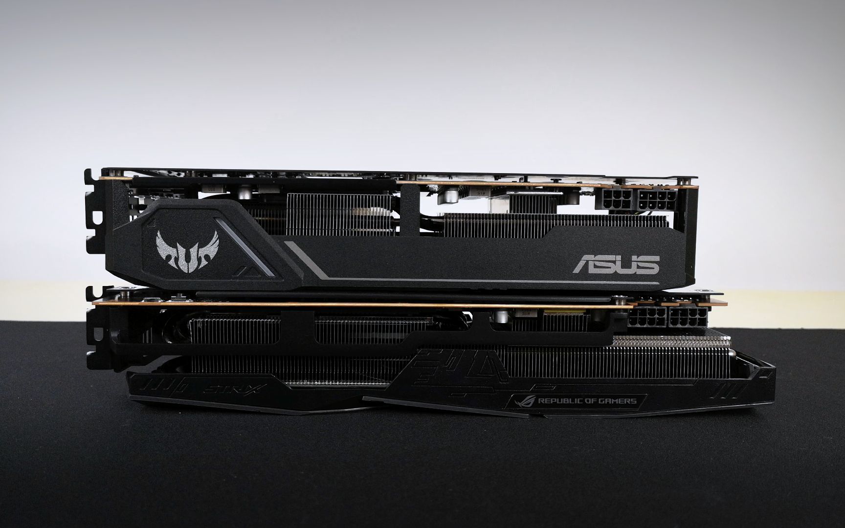 华硕ROG RX5700XT 猛禽旗舰非公版也翻车?戳进来看看A卡与N卡...