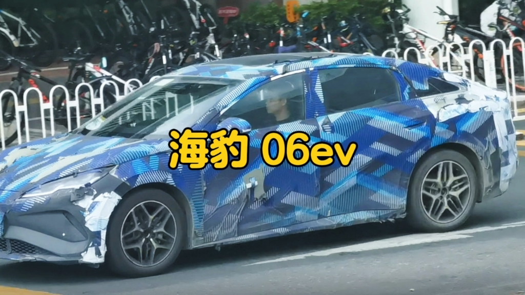 比亚迪海豹 06ev,车头相比 dmi 变化很大