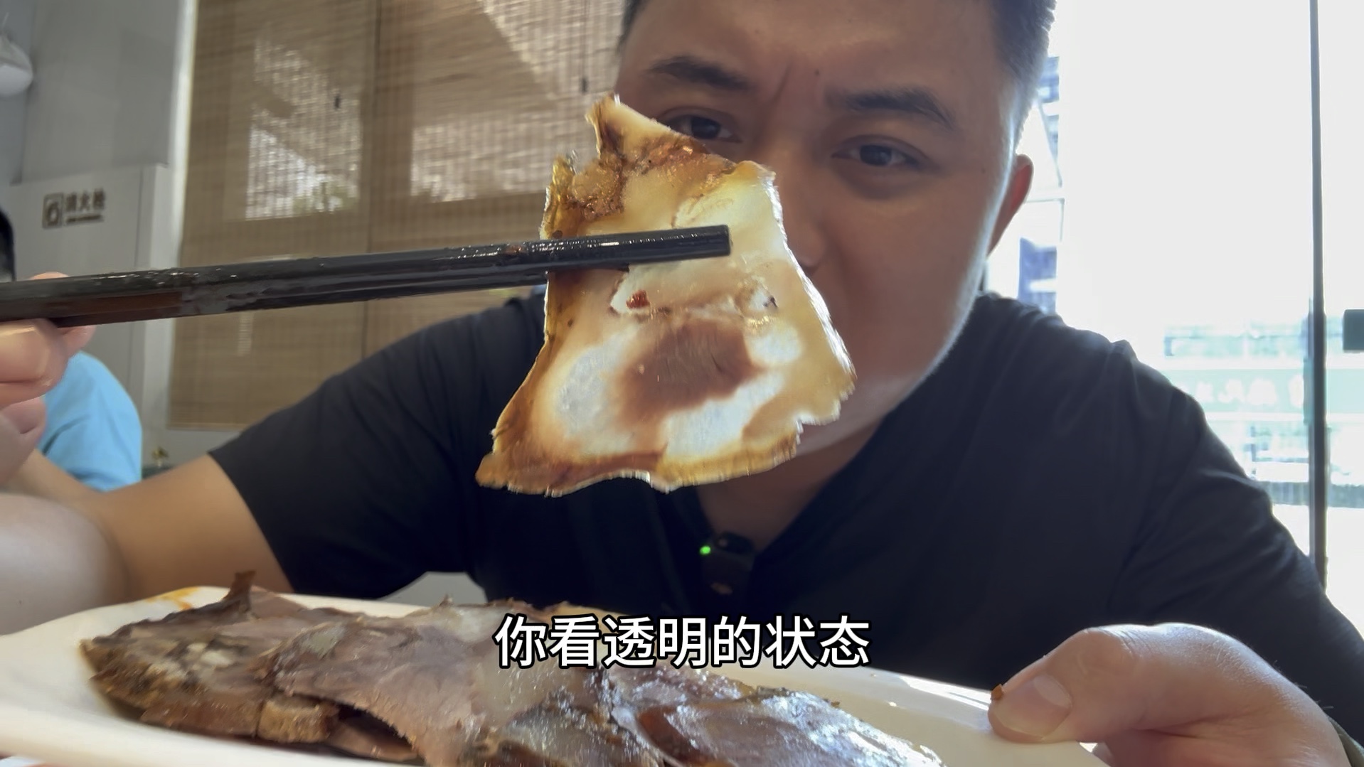 在徐汇街边吃一碗兰州牛肉面,10勺辣子,两份牛肉,半斤手抓羊肉,5串...