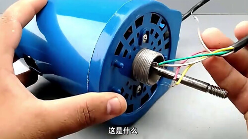 报废的风扇别着急扔,把电机拆下来做成发电机,输出功率4000瓦