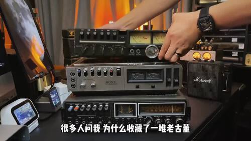 没有哪个男人能够抗拒这样一款充满现代机械艺术的腕表吧