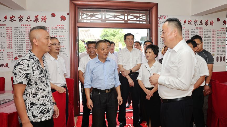 宋朝华在南充调研指导县乡换届选举暨我为群众办实事工作