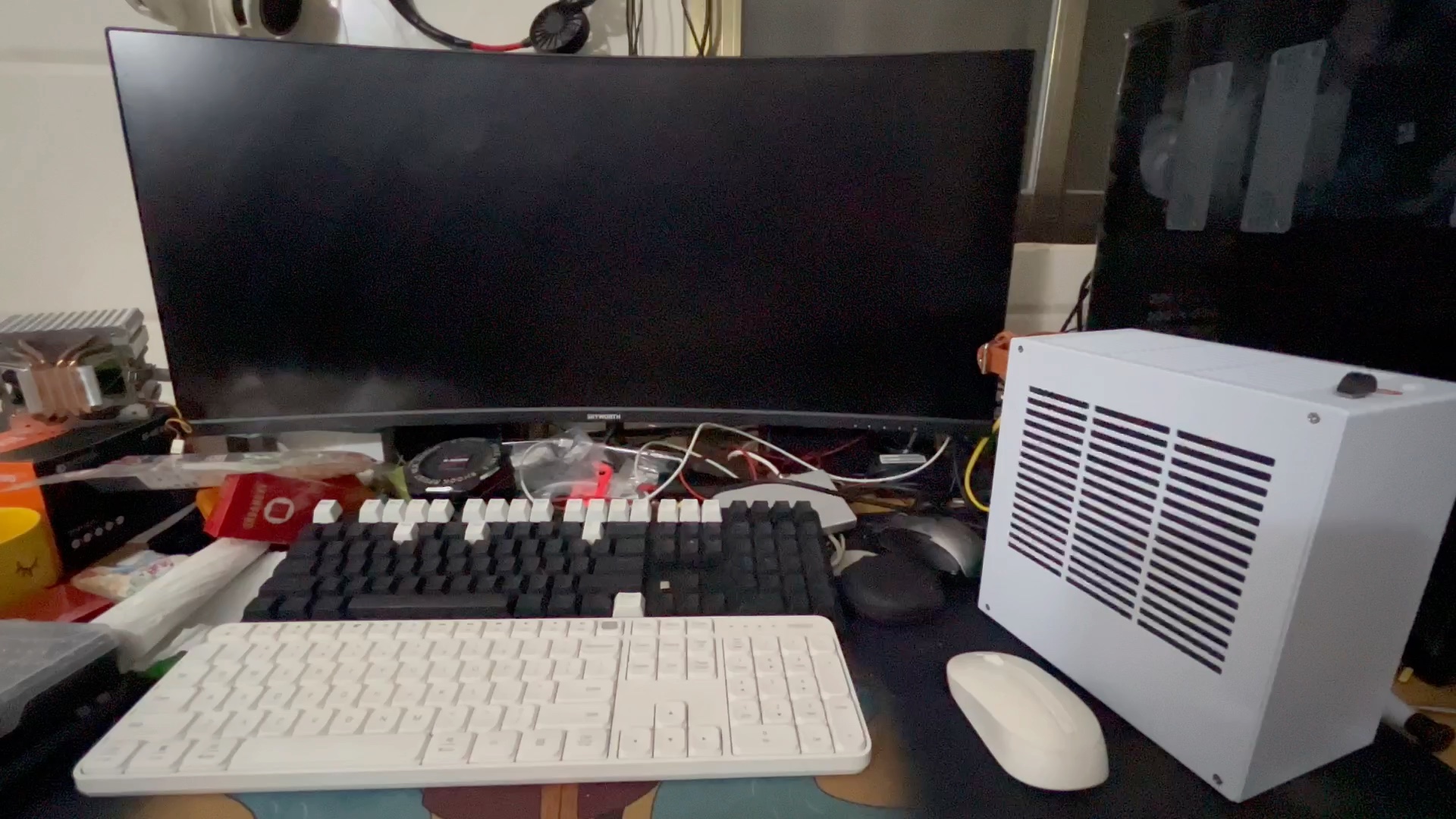 铭瑄 h510itx bios里面白屏,换了显卡也不行,使用上正常,就是bios看不见...