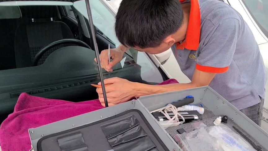 汽车玻璃坏了不用慌,无痕修复帮一帮