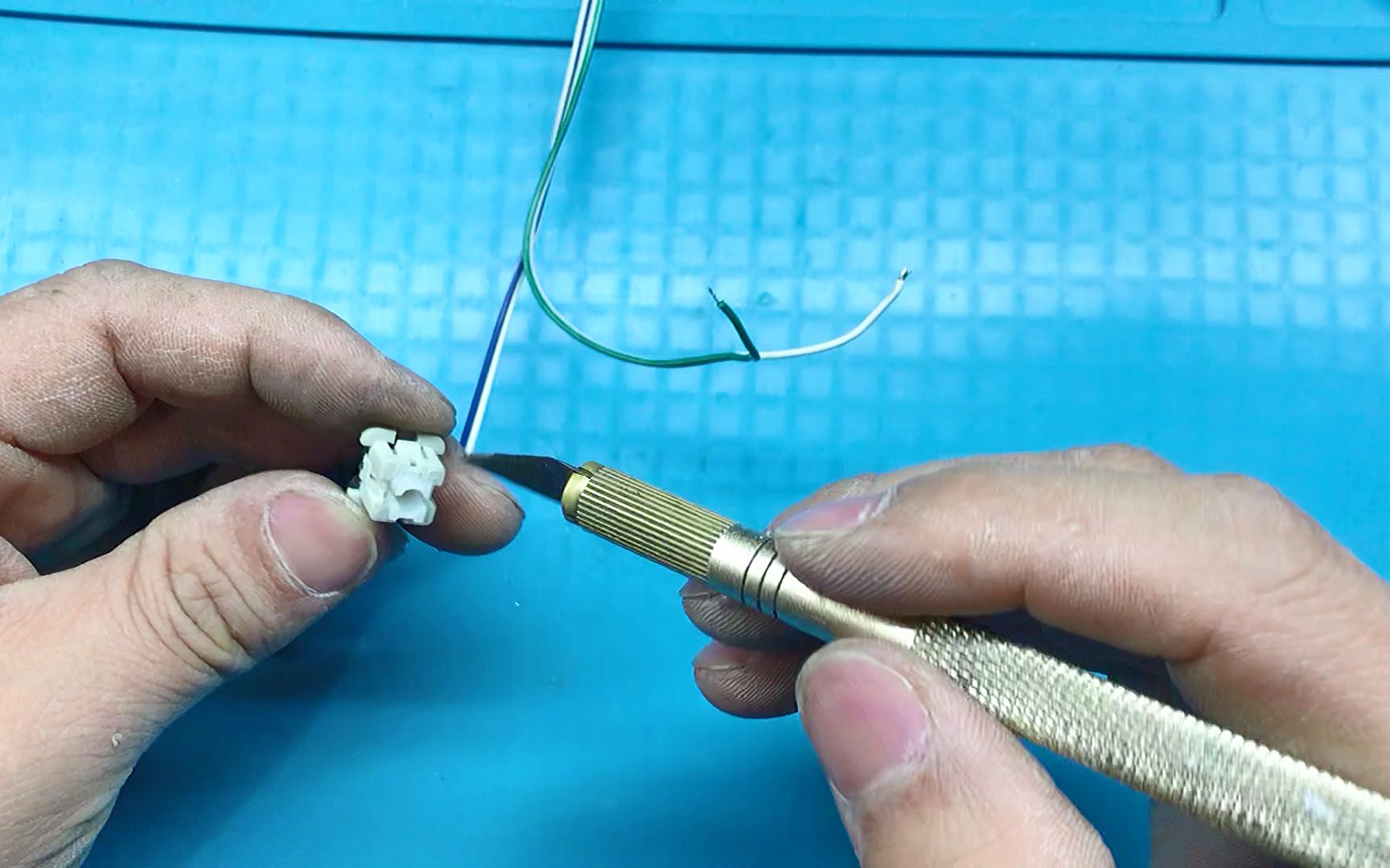 电脑或家用电器开关不灵或坏了,不花1分钱的简单维修方法