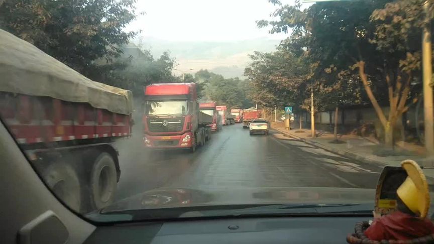 堵车不堵心 凡事不要慌拍个抖音在说安全出行为美好生活加油 …!