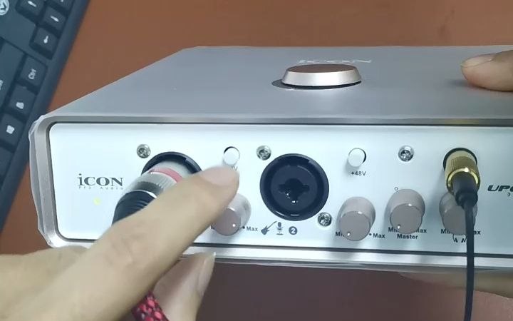 艾肯uports4声卡连接电脑使用教程