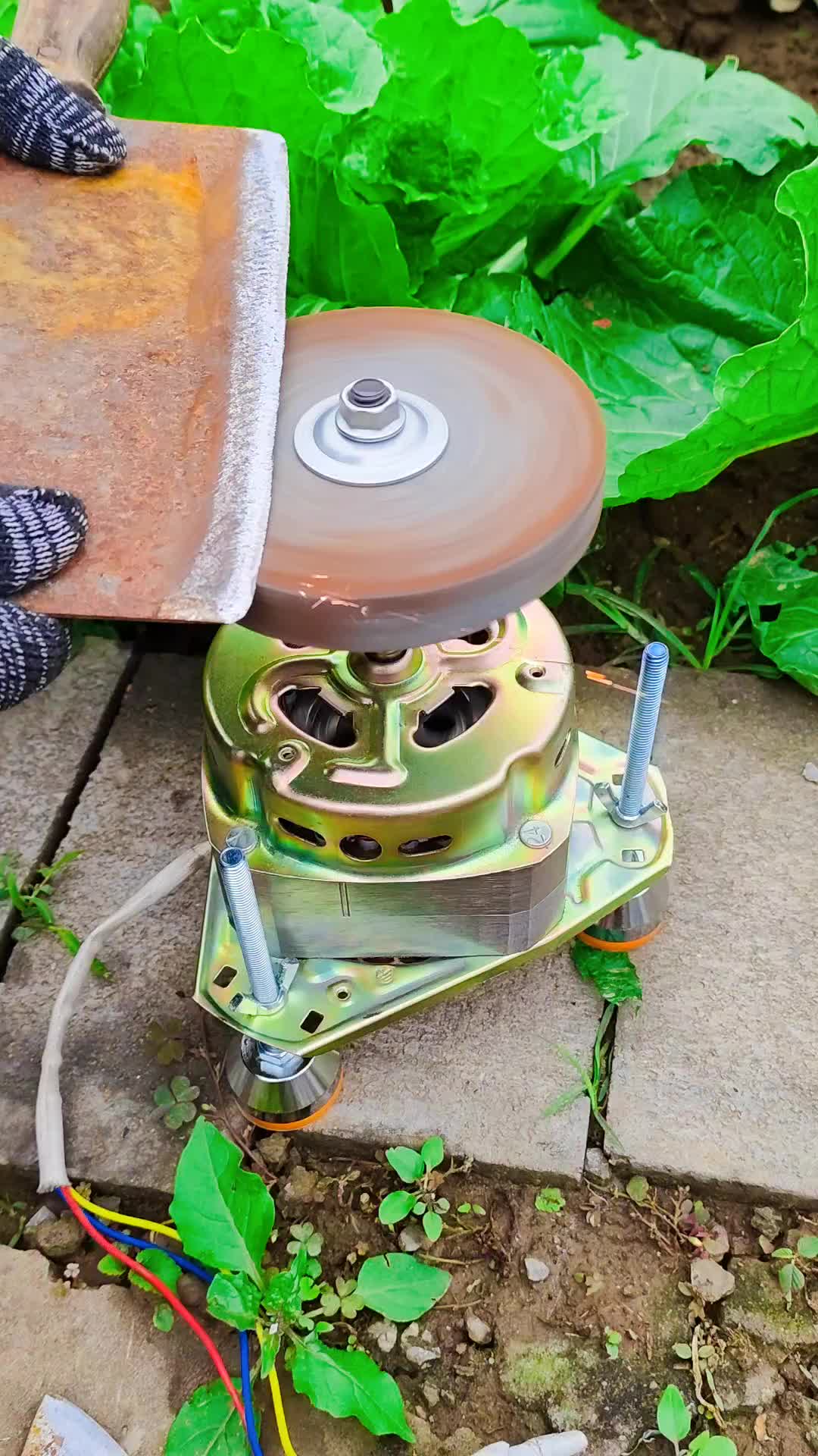 废旧洗衣机电机秒变砂轮机,简单操作超实用! #手工#五金工具#制作...
