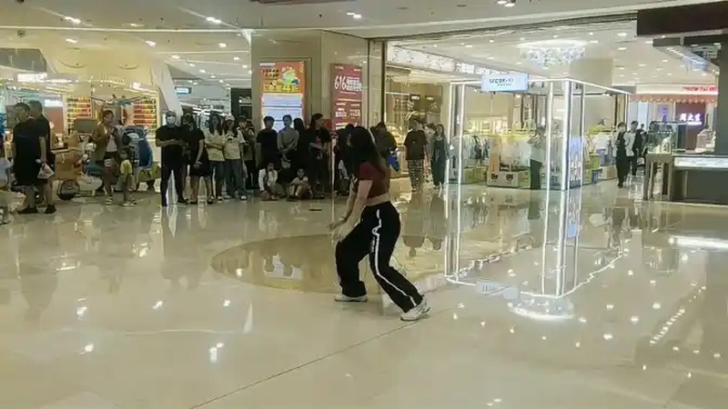 请欣赏《爵士舞》单人表演 616学员