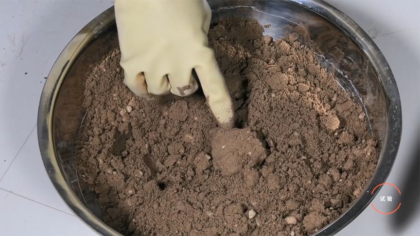 土的击实试验,拌制时根据经验判断最佳含水率 | 微工路试验检测
