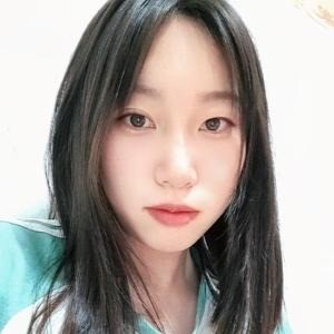 嘻嘻是西西吖 