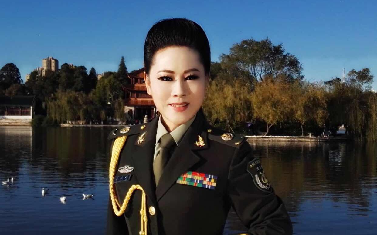 著名歌唱家杜春梅 红旗万年飘 厦门卫视七一晚会