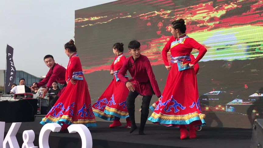 6月22日:呼和浩特举办领克汽车草原那达慕启动会活动现场～